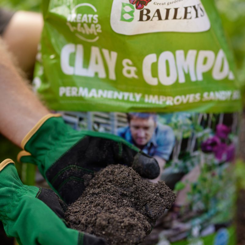 clay and compost - Baileys Fertilisers