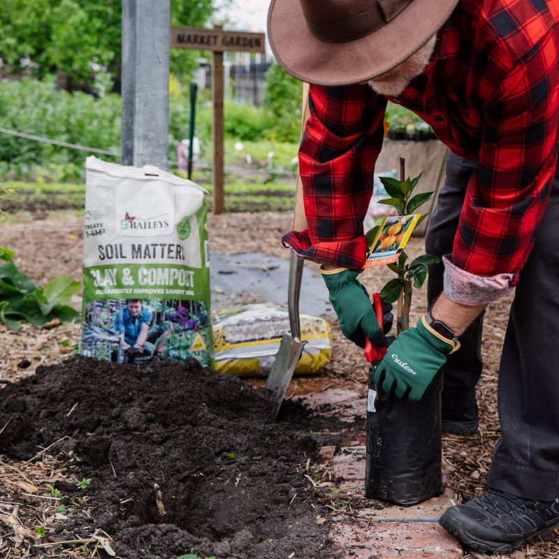 clay and compost - Baileys Fertilisers