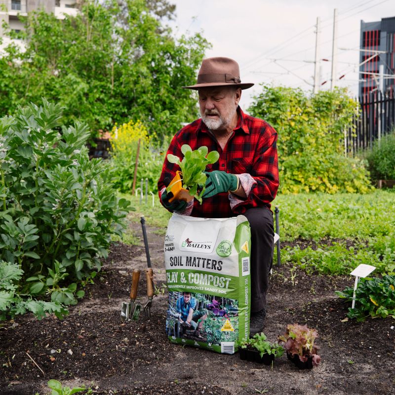 clay and compost - Baileys Fertilisers
